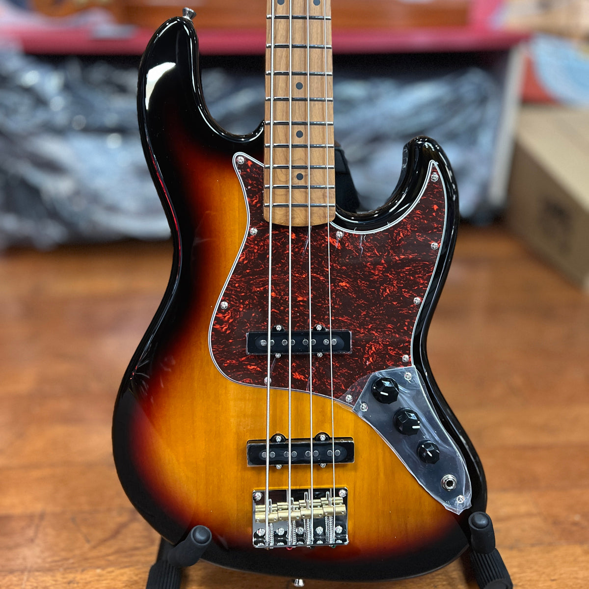 JET Guitars JJB-300 SB Jazz Style 4-string Electric Bass, Sunburst ...