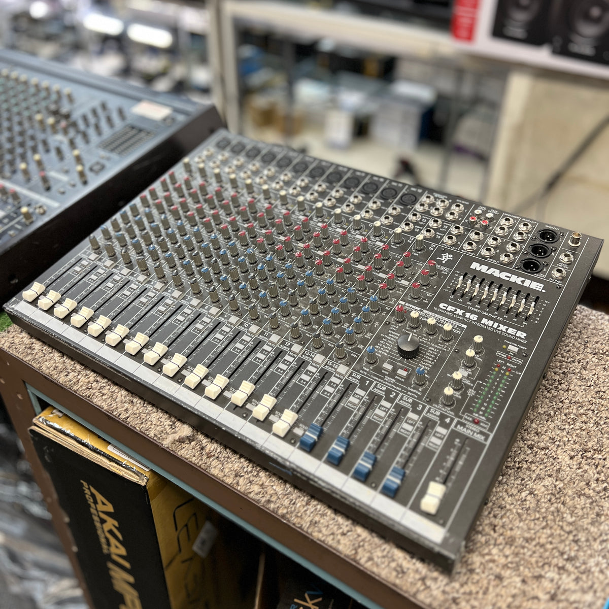 VINTAGE Mackie CFX16 Analog Mixer — Dirt Cheep